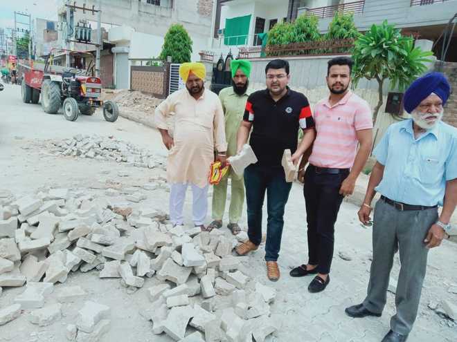 ‘Substandard’ material used for road project, probe demanded - The Tribune